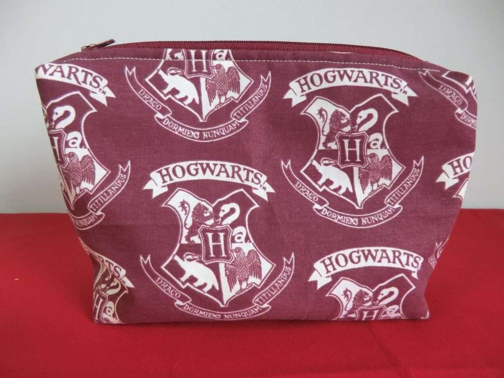 Bag - Harry Potter - Hogwarts Zipped Pouch - Rose Tree Crafts